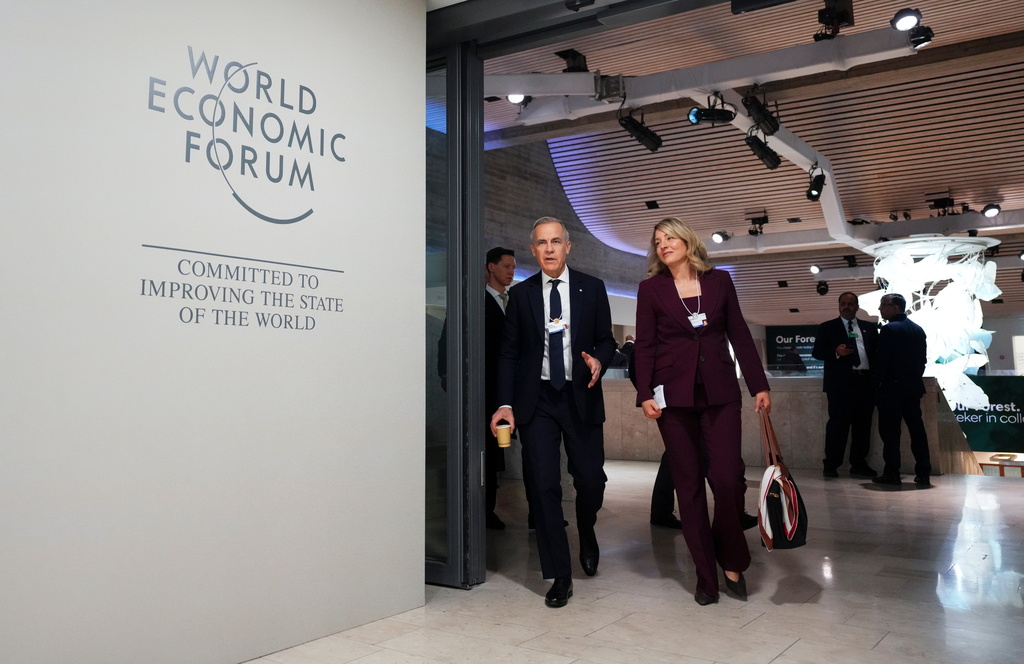 韓華海洋爭奪加國潛艇大單 承諾注資鋼鐵廠換取3%銷售額 - 星島日報